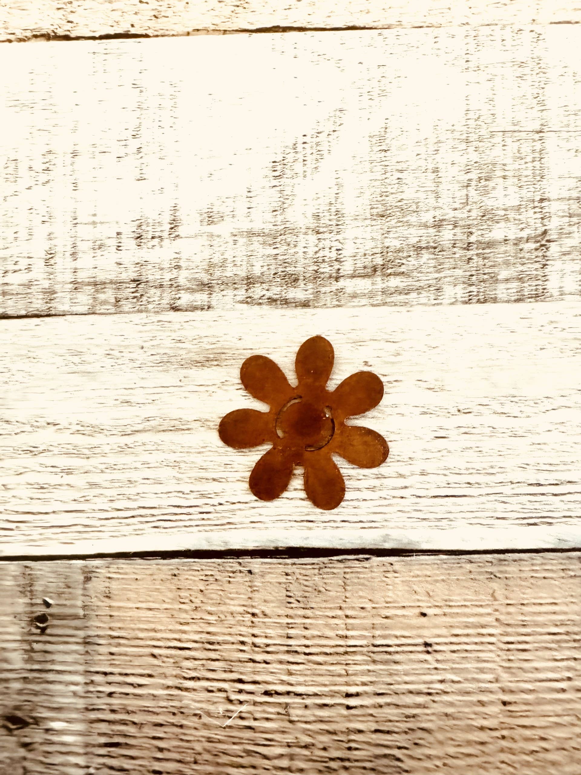 Spirit Flower 2.5 Inch Rustic Metal Garden Magnet – Universal Ironworks USA